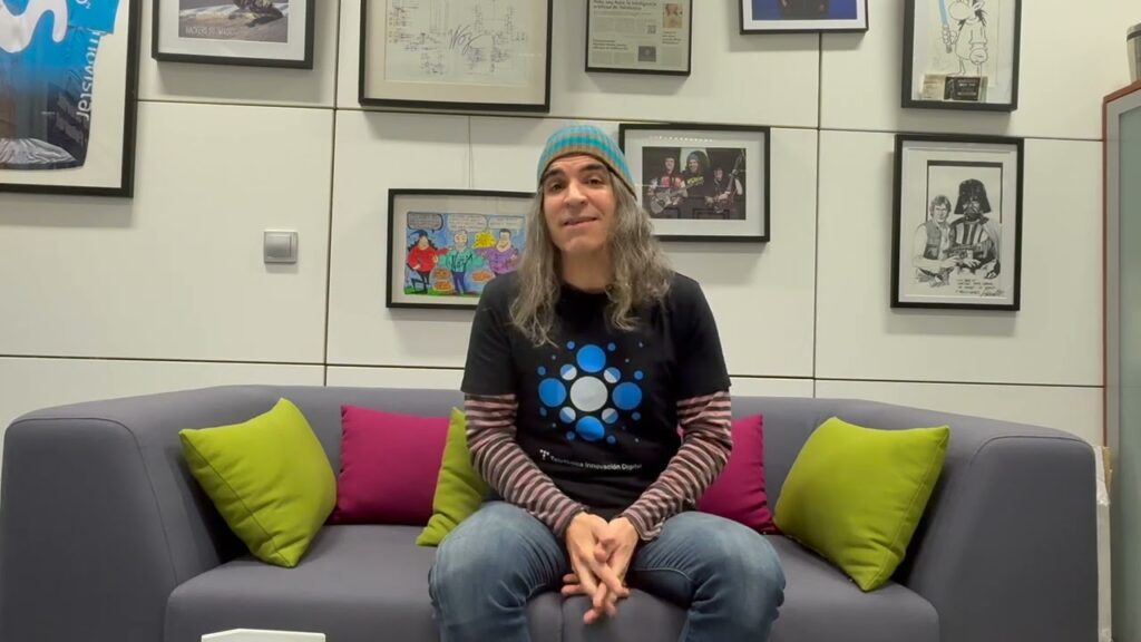 Chema Alonso: el mago digital que transforma Telefónica en un circo de ...